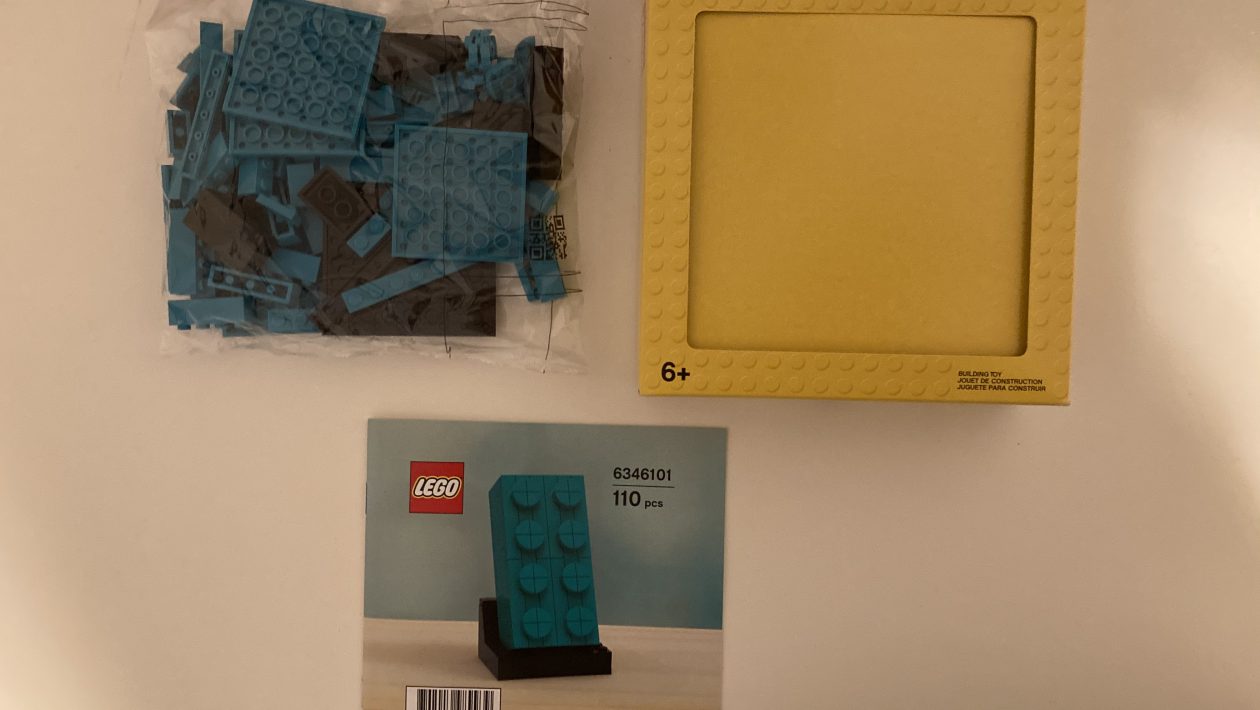 LEGO 5006291 Buildable 2x4 Teal Brick VIP Weekend (LEGO 6346101) Review ...