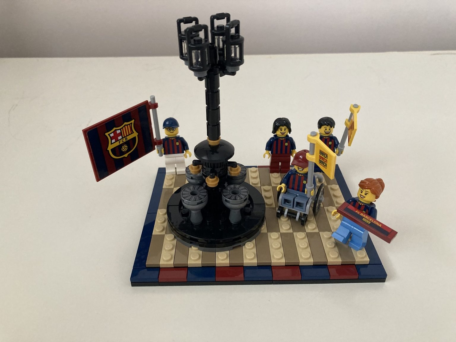18+ LEGO Creator Expert 40485 FC Barcelona Celebration Review ...
