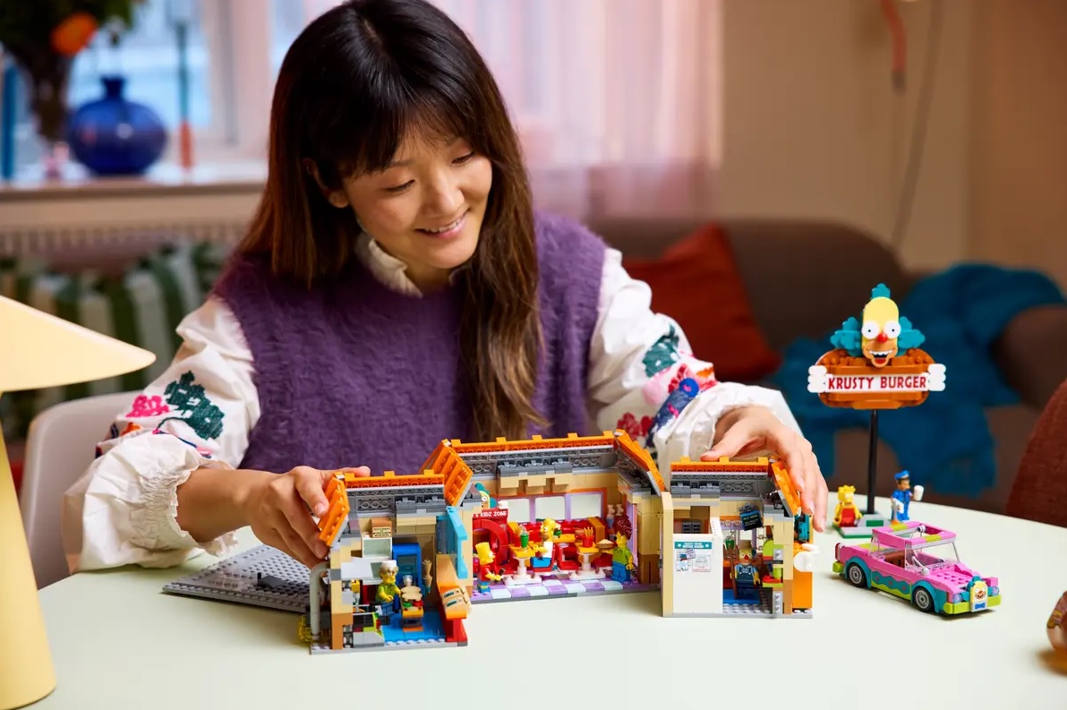 Upcoming 18+ LEGO Icons 10352 The Simpsons Krusty Burger June 2025 Set ...