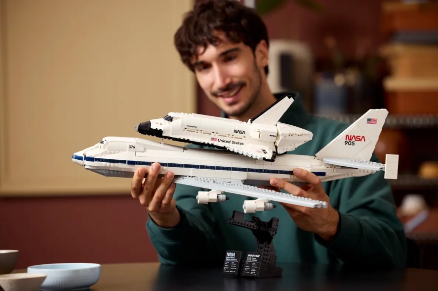 Upcoming 18+ LEGO Icons 10360 Shuttle Carrier Aircraft May 2025 Set ...