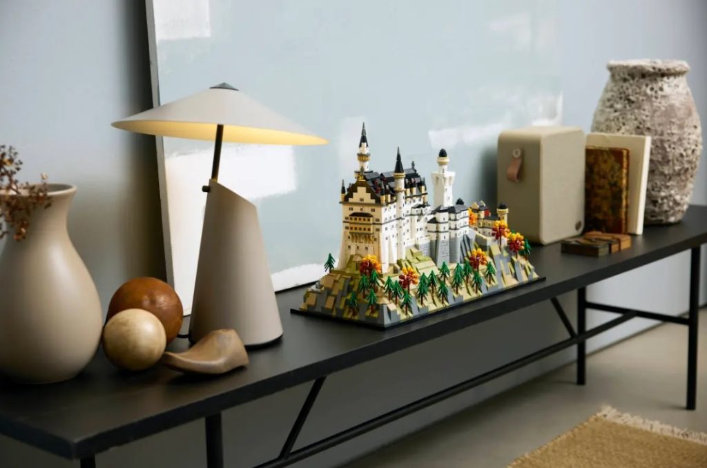 18+ LEGO Architecture 21063 Neuschwanstein Castle Summer August 2025 ...