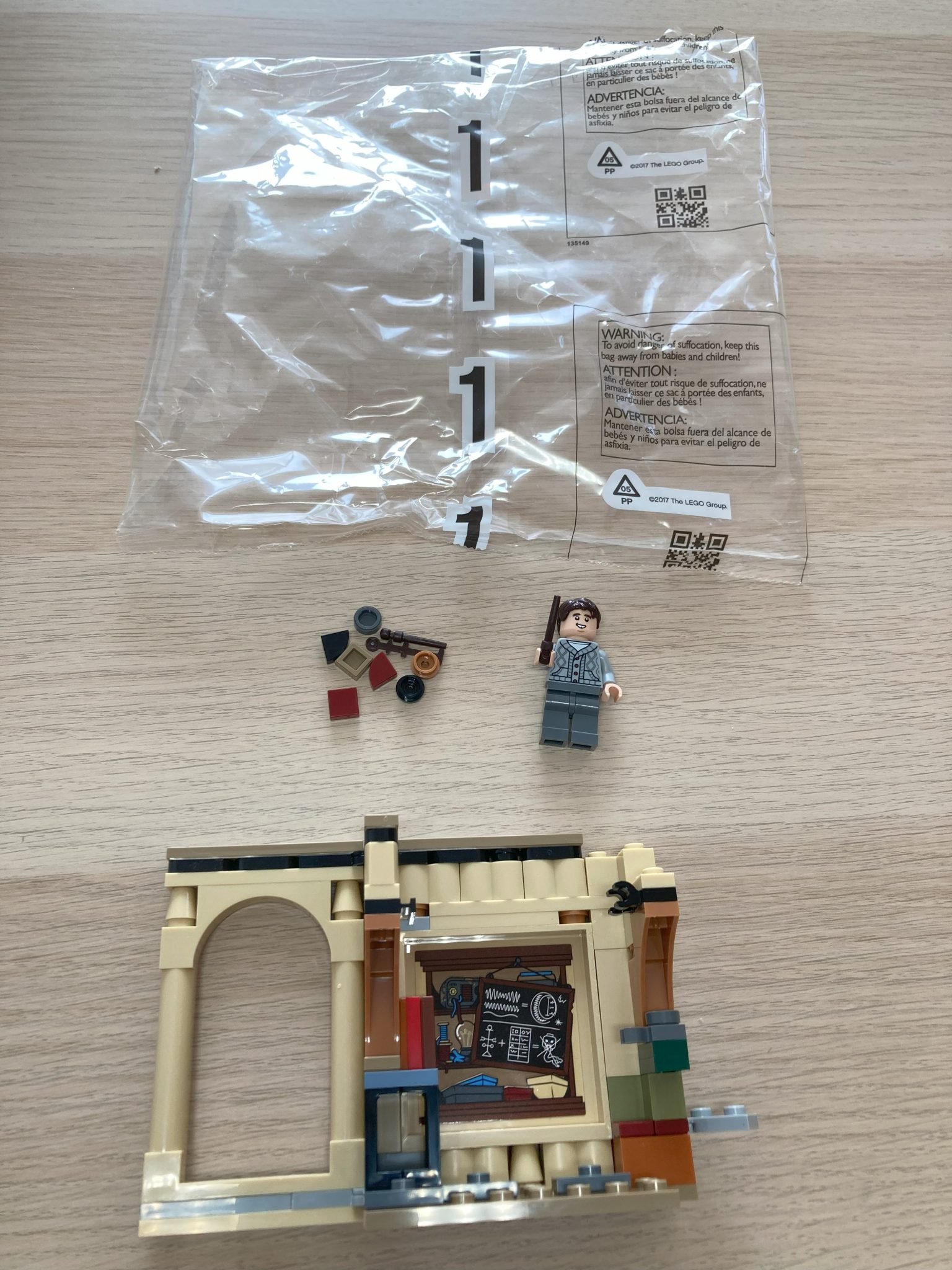 With Bag 2, we add the portrait of Harry Potter and friends, fitting ...