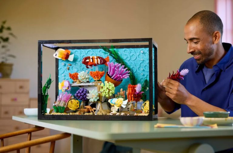 18+ LEGO Icons 10366 Tropical Aquarium November 2025 Release Date Lifestyle