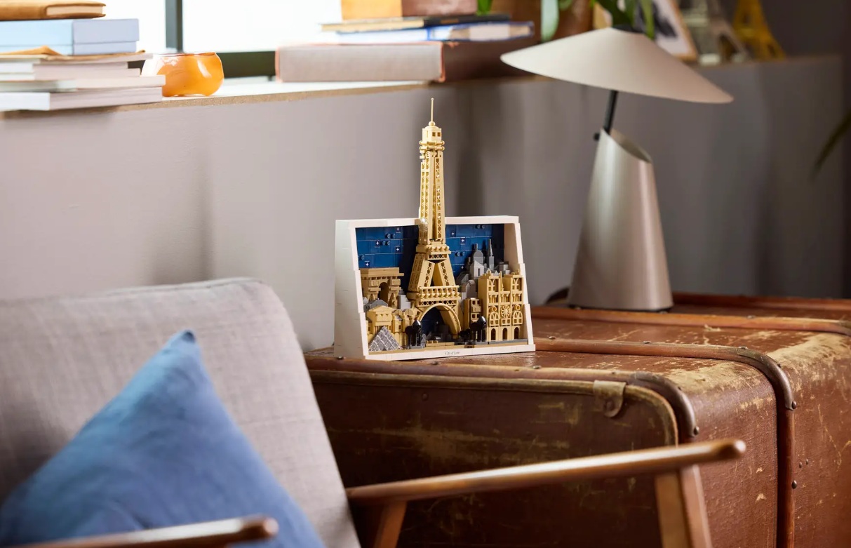 Look at all the incredible fine details in this set.