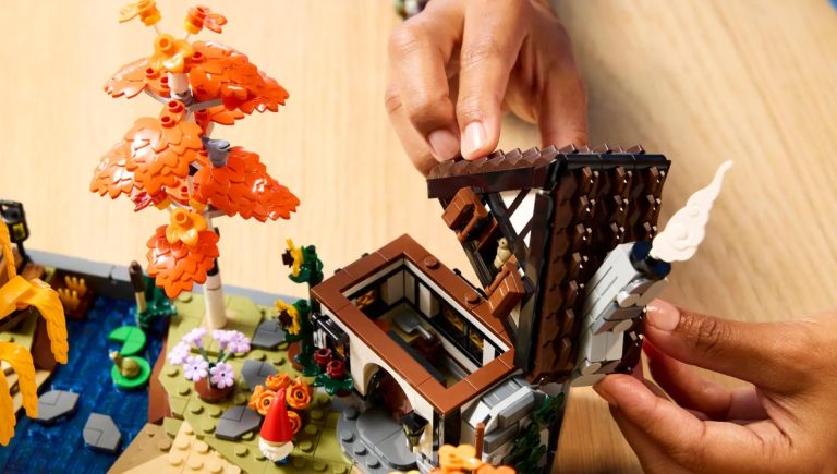 There are lots of creatures from the woodlands too like robin and ...