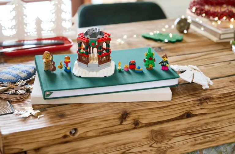 #40778 Winter Village Gazebo GWP 2025 Set Revealed