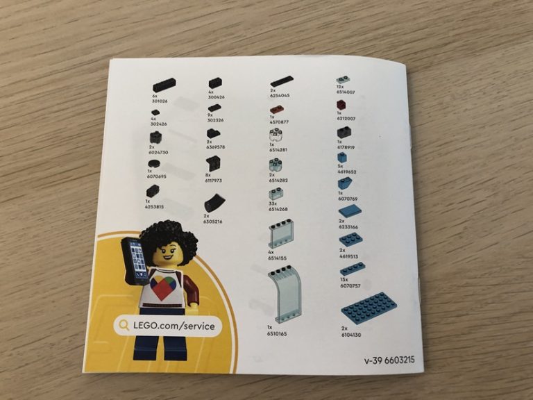 The Build – LEGO 5009823 Fish Tank Filter & Fish Food GWP