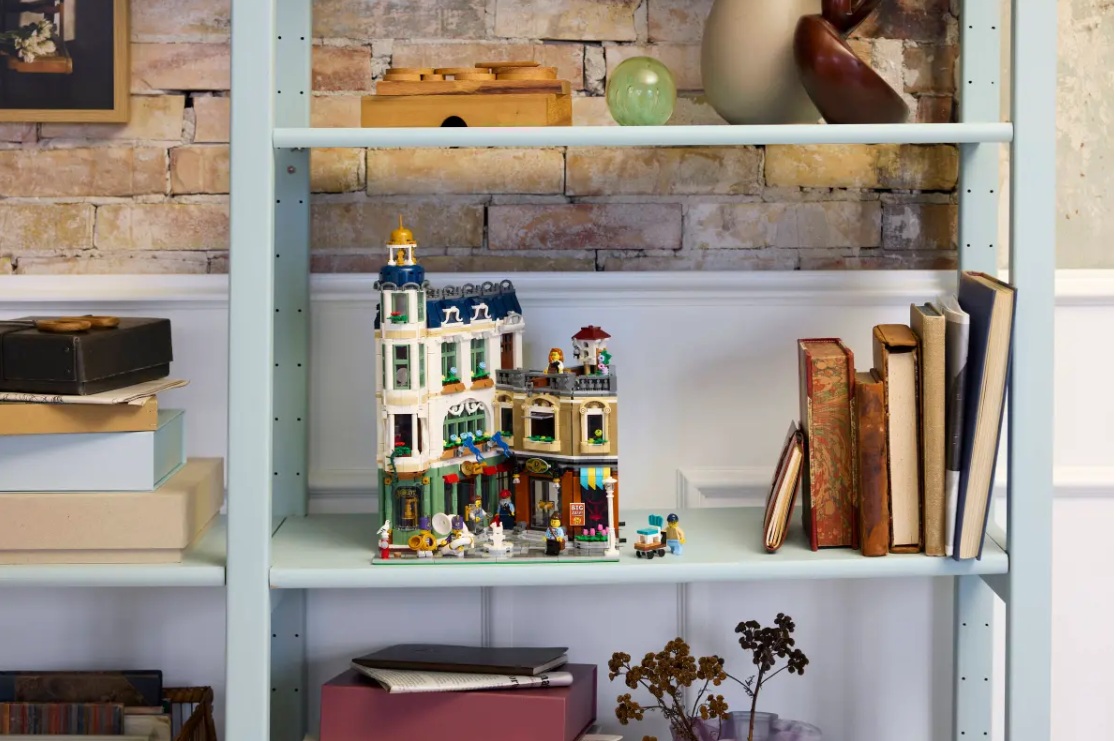 Measurement for the set is 14 inches high, 10 inches wide and 10 inches ...