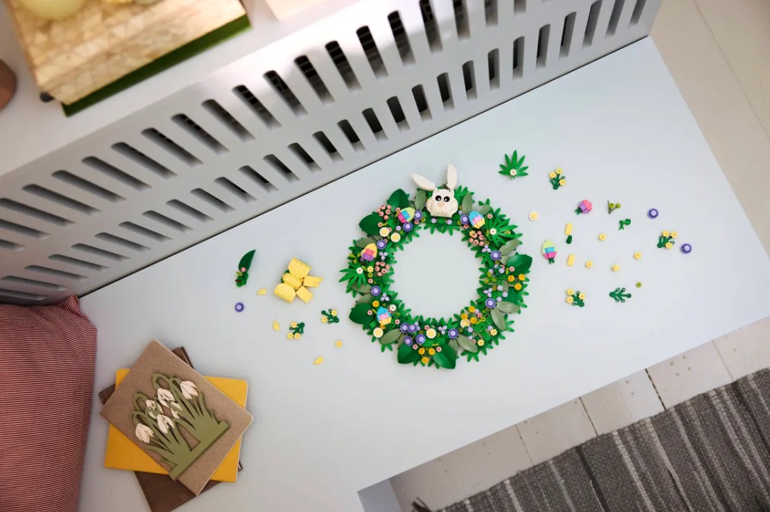 Other details include flower decorations and Easter eggs.