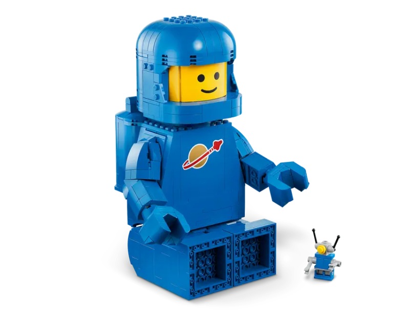 This figure has arms, legs and hands that can be moved.